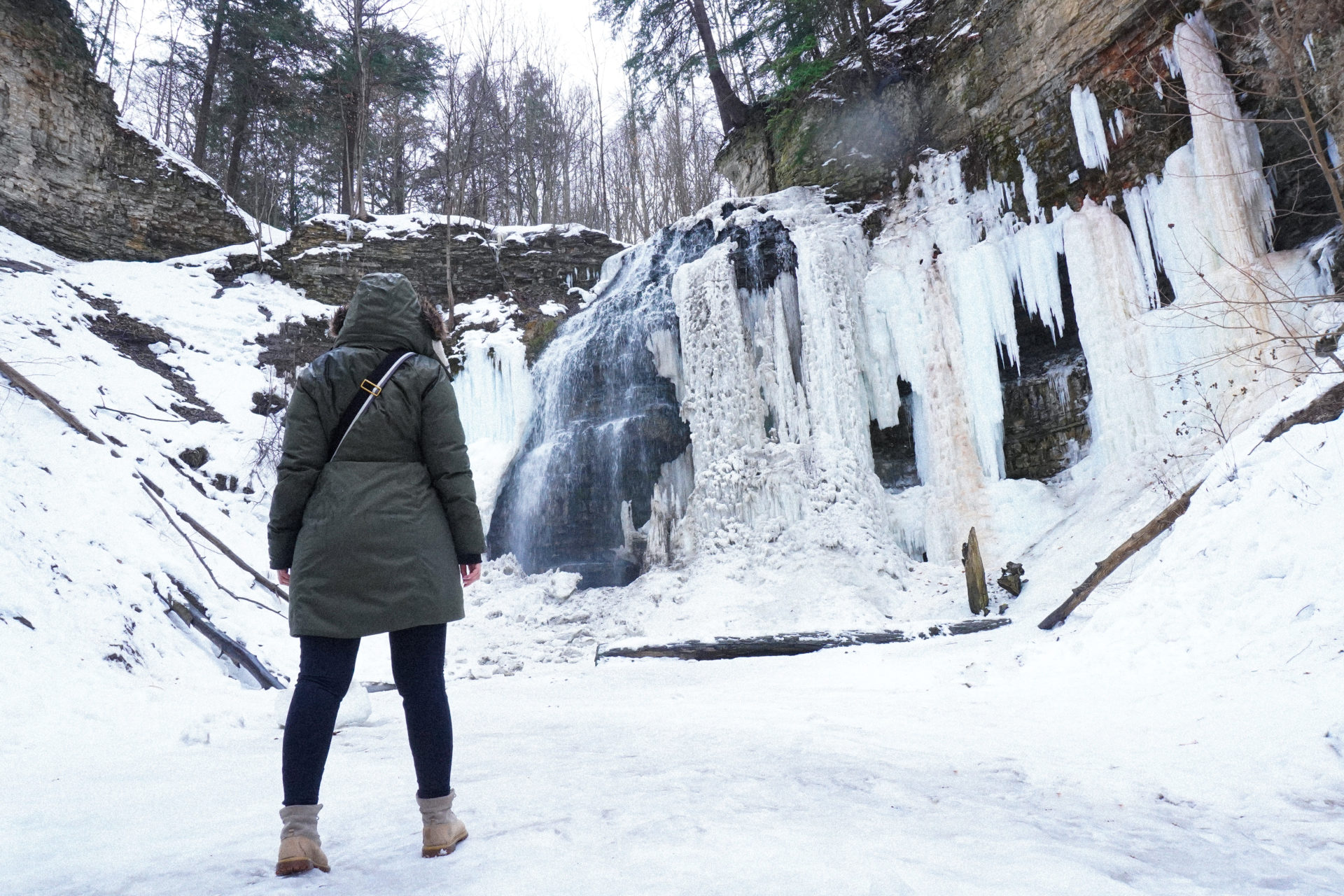 Explore Frozen Falls in Hamilton, Ontario - Fringinto